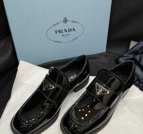 Лоферы женские prada