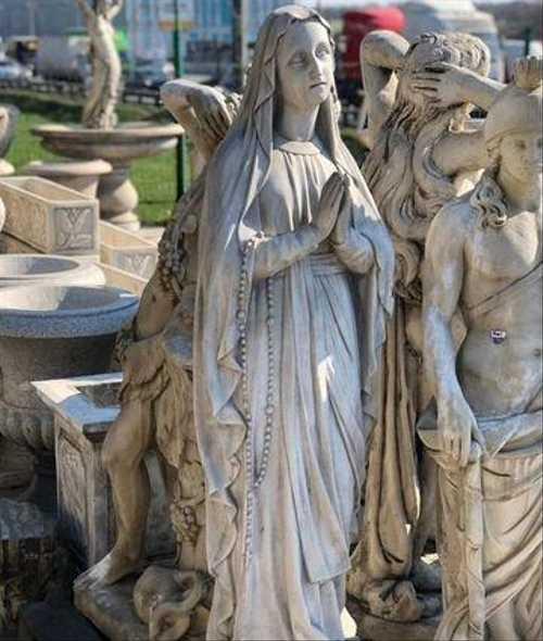 Скульптура Девы Марии