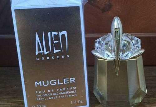 Mugler alien goddess