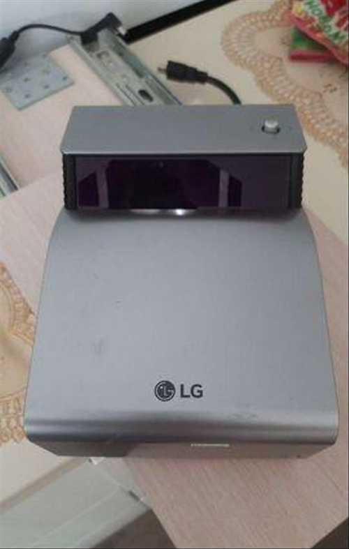 Ультро короткофокусный LED проектор LG ph450ug