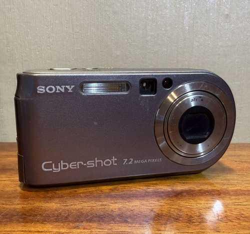 На ремонт фотоаппарат Sony Cyber Shot P-200