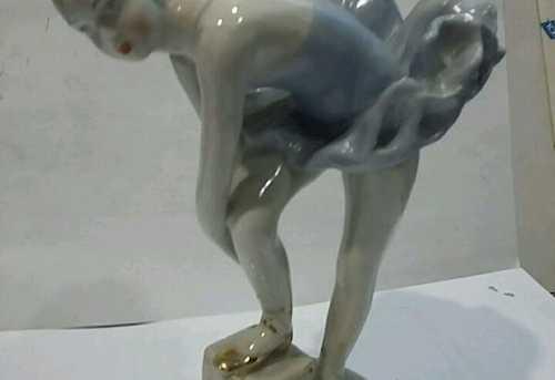 Фарфоровая статуэтка"Балерина"