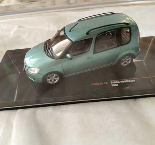 Skoda Roomster 2007 модель 1/43 от IXO