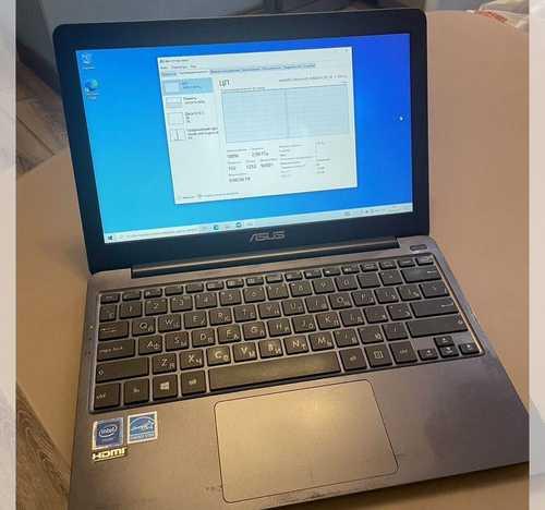 11.6" ASUS E203M, 32 ГБ, Celeron N4000, RAM 4 ГБ, Intel UHD Graphics 600