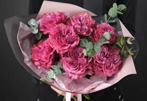 Букет из розовых пионовидных роз Кантри