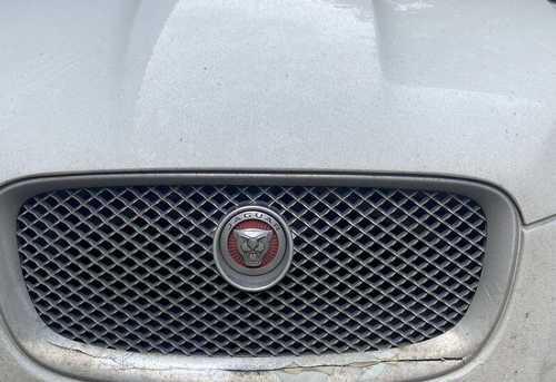 Решетка радиатора jaguar xf 2013