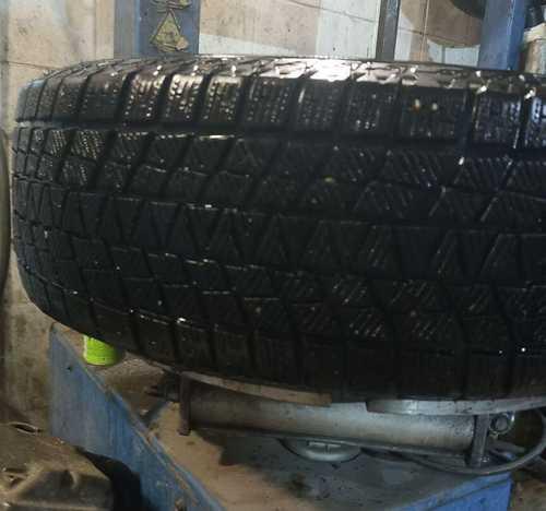 Kapsen IceMax RW501 215/60 R16