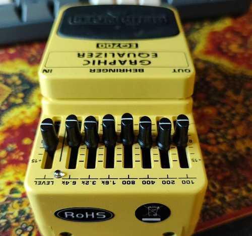 Эквалайзер behringer EQ700