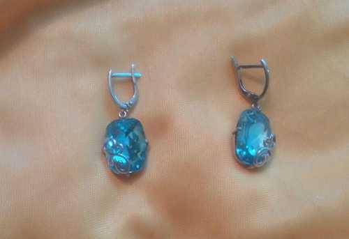 Серьги серебряные с голубыми кристаллами Сваровски