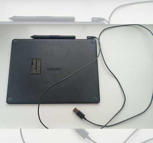 Графический планшет Wacom Intuos M CTL-6100K-B USB