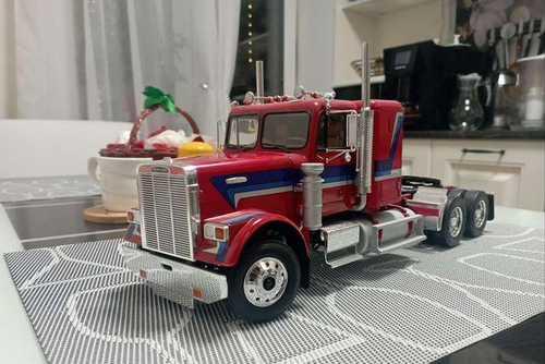 Модель грузовика freightliner flc