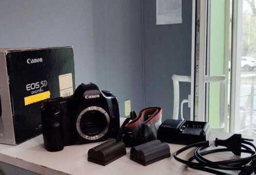 Зеркальный фотоаппарат Canon Eos 5D
