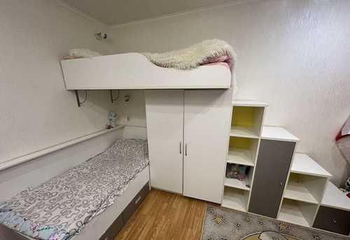 Кровать двухьярусная со шкафом и полками