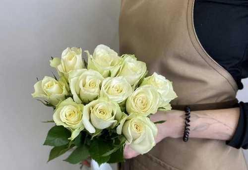Букетик цветов белые розы с доставкой