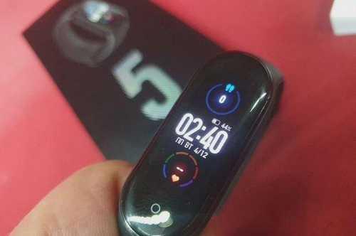 Умный браслет Xiaomi Mi Smart Band 5 xmsh10hm