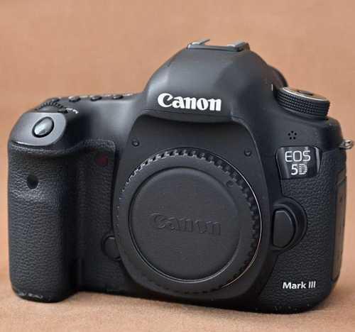 Фотоаппарат Canon 5D mark III Body