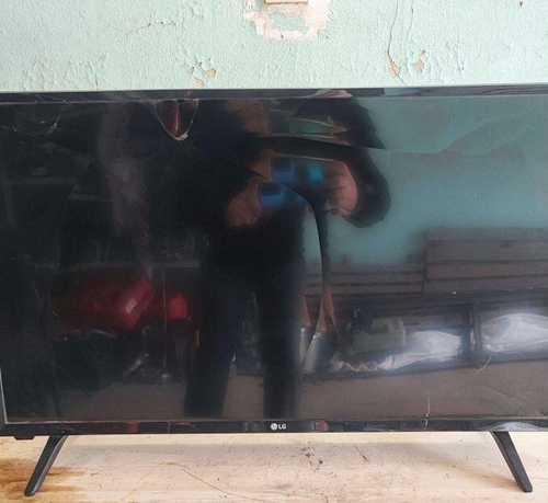 Телевизор LG 32lj500v