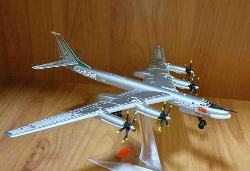 Модель самолета Ту-95мс, М 1:200, металл
