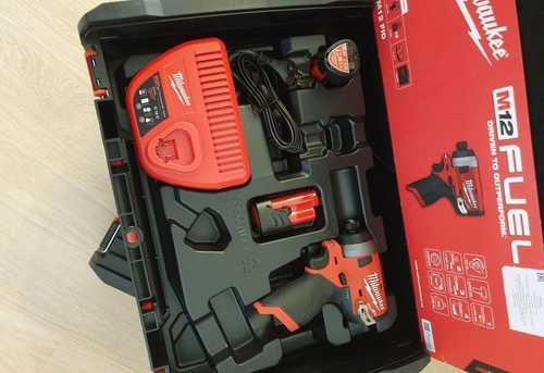 Винтоверт Milwaukee M12 FID2-202X