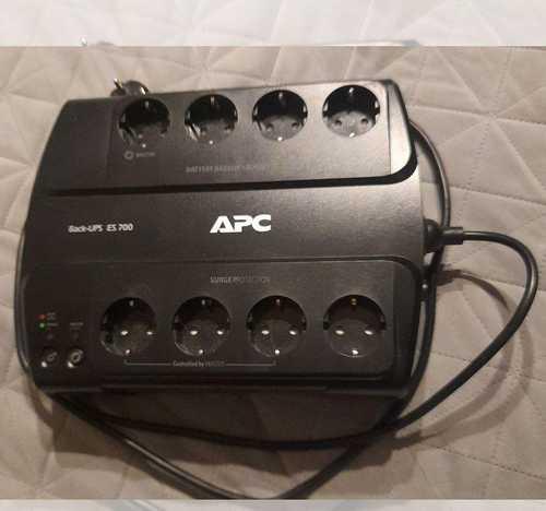 Источник бесперебойного питания APC Back-UPS 700