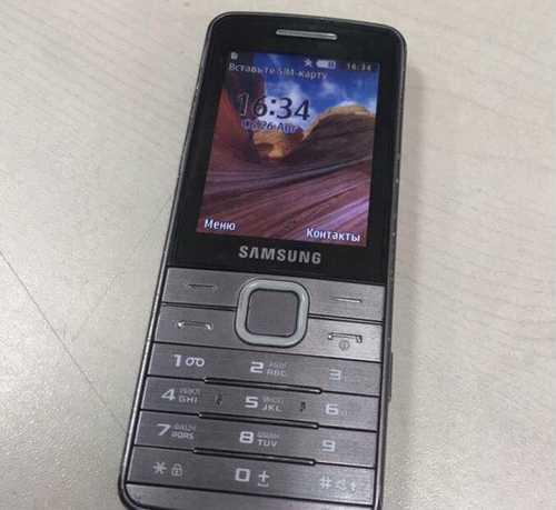Кнопочный телефон Samsung GT-S5610
