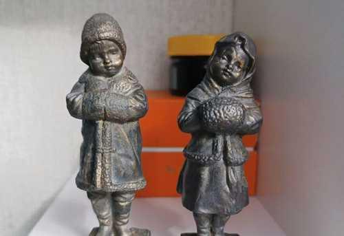 Фигурки из бронзы мальчик и девочка