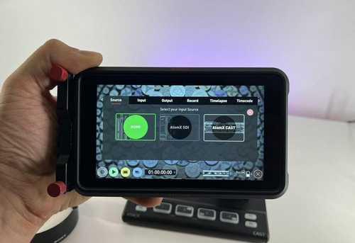 Монитор, рекордер Atomos ninja V, и пульт X cast