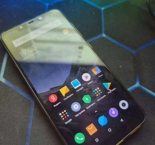 Xiaomi Pocophone F1, 6/64 ГБ