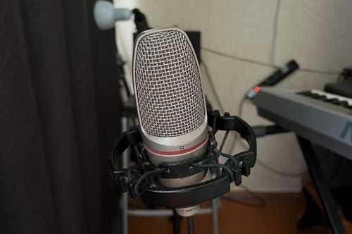 Студийный микрофон AKG C3000B