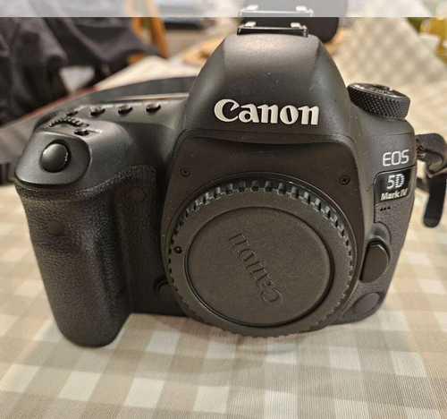 Зеркальный фотоаппарат canon eos 5D mark 4