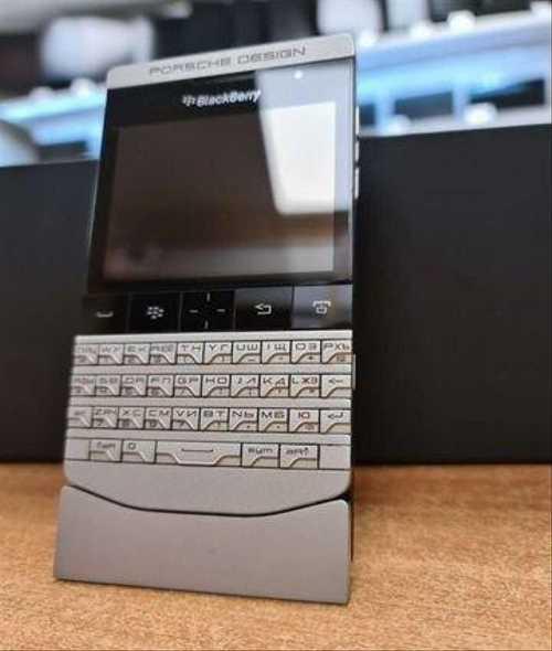 Телефон BlackBerry P9981 Porsche Design