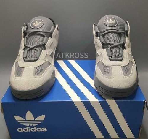 Кроссовки adidas