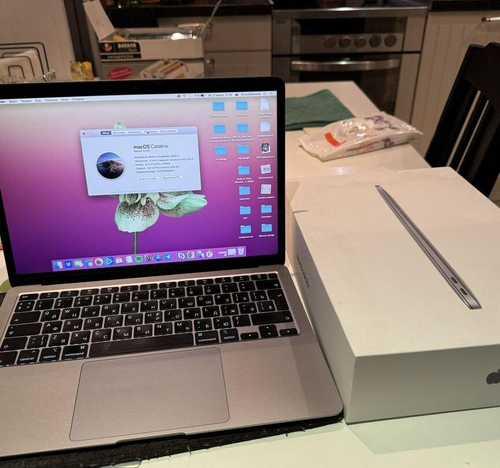 Apple macbook air i3 2020