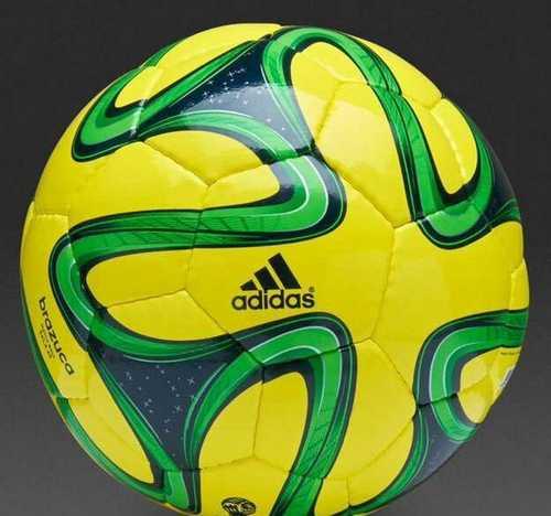 Футбольный мяч adidas brazuca