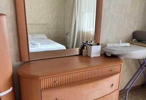 Туалетный столик комод с зеркалом