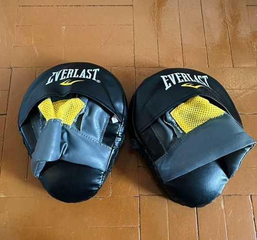 Боксерские лапы Everlast