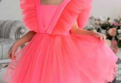 Детское нарядное платье 134 ярко розового цвета