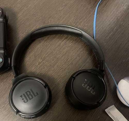 Беспроводные наушники JBL Tune 520BT черный