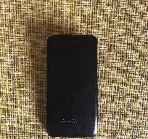 Чехол флип на iPhone 15