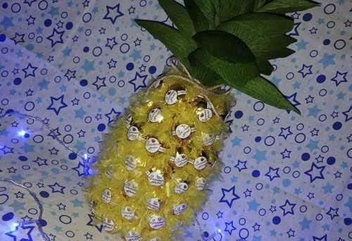 Ананас из конфет