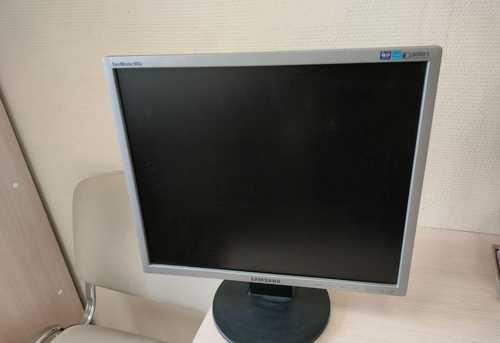 Монитор для компьютера 19 " Sumsung 943 N