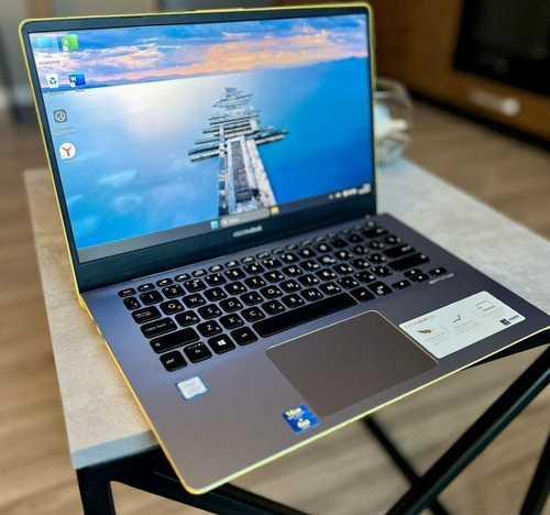 Asus VivoBook S14 (i5)