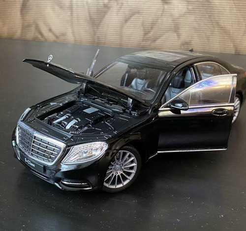 Модель автомобиля 1:24 mercedes benz s500 (Welly)