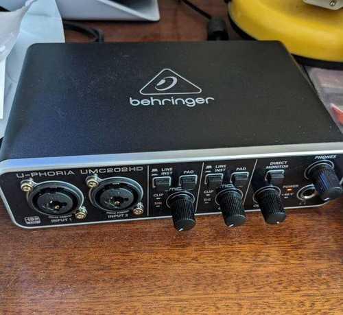 Микрофон + аудиокарта Behringer B-1 UMC202HD