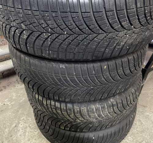 Goodyear Vector 4Seasons 195/65 R15 95V