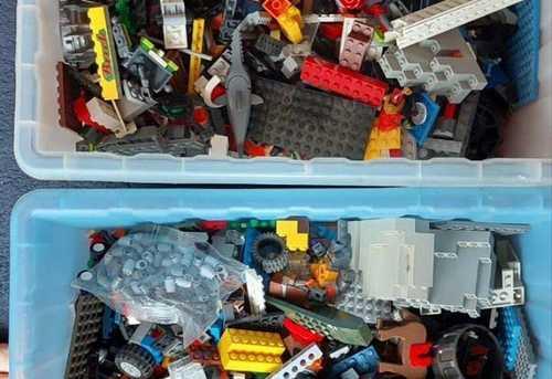 Огромное количество лего конструктора