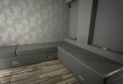 Встроенный диван
