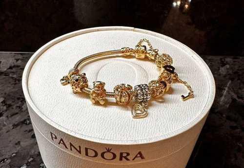 Pandora золотой браслет и шармы