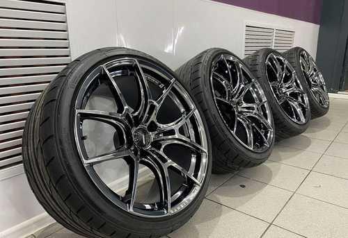 Rays Gram Lights R19 Nitto NT555 G2 275/30 R19