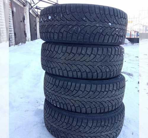 Pirelli Formula Ice 215/50 R17 95T